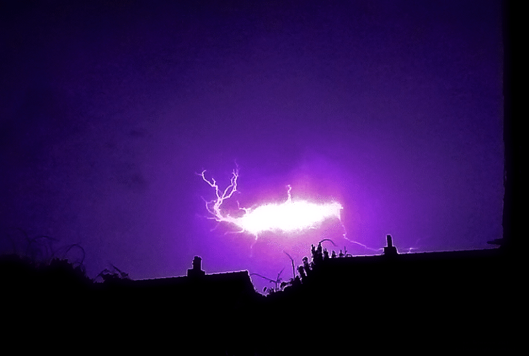 6 Weird Mysterious Natural Phenomena - Our Breathing Planet